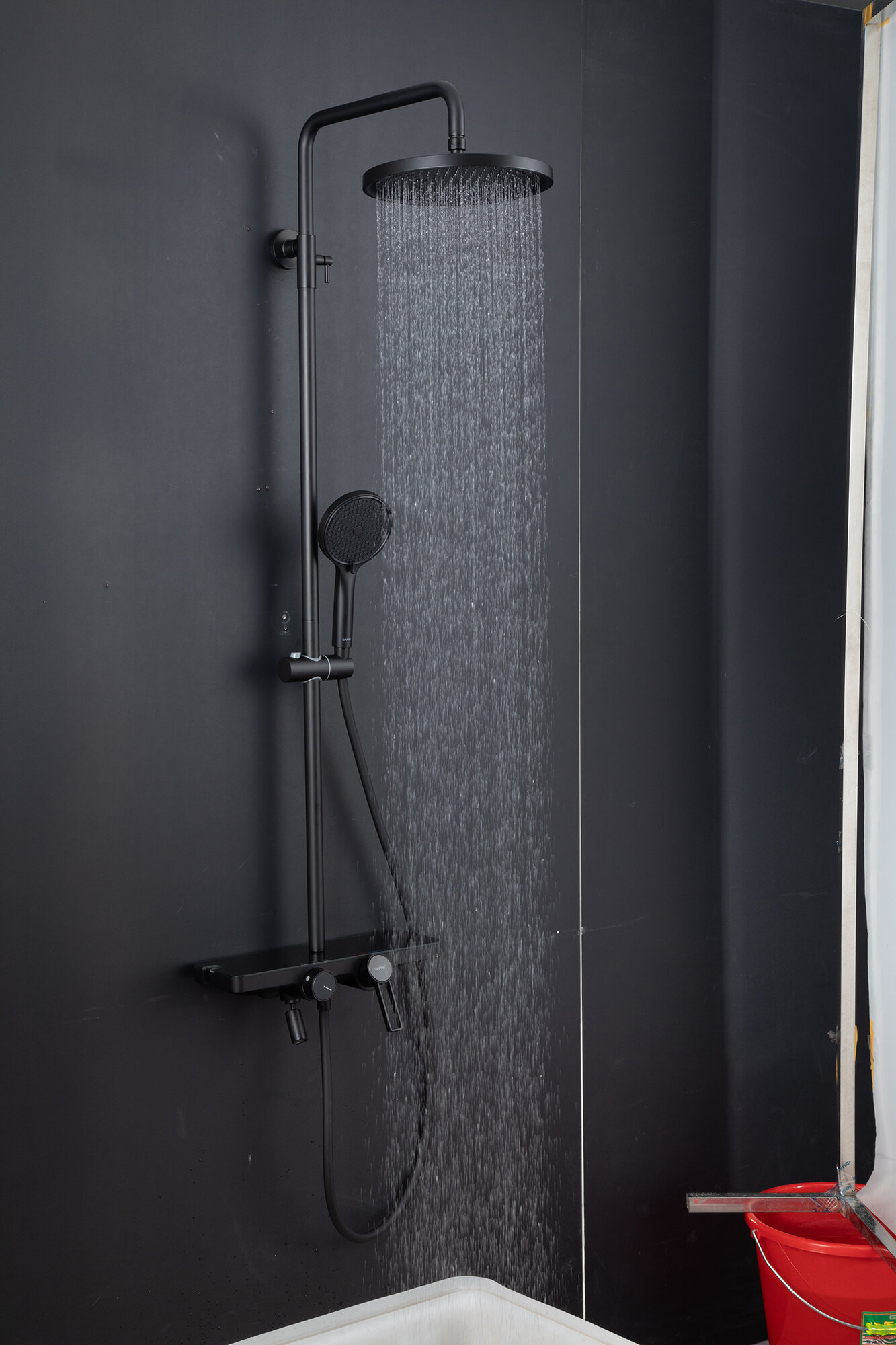 Душевая система со смесителем и тропическим душем Gappo G2496-26, латунь в черном цвете