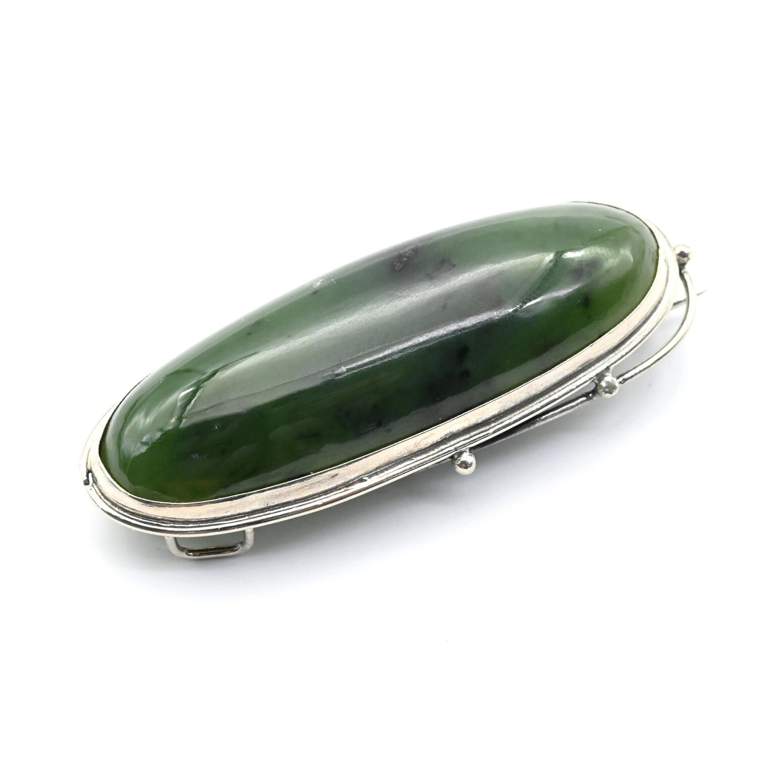 Брошь, нефрит