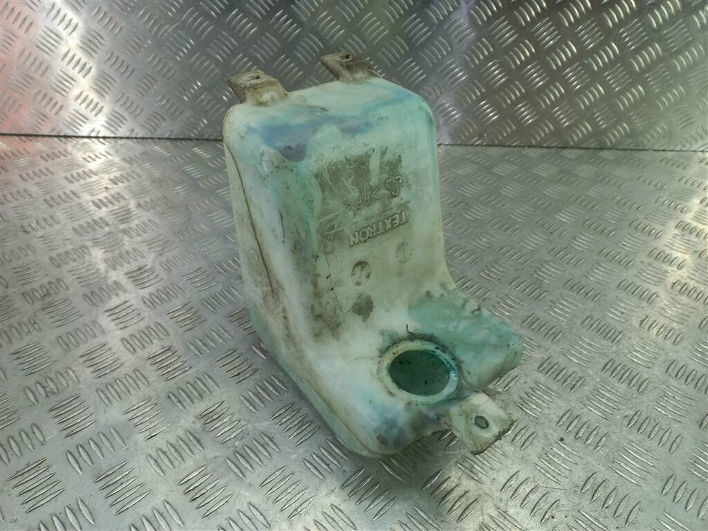 Бачок омывателя Б/У для LAND ROVER FREELANDER I рестайлинг (2003—2006) AWR4763