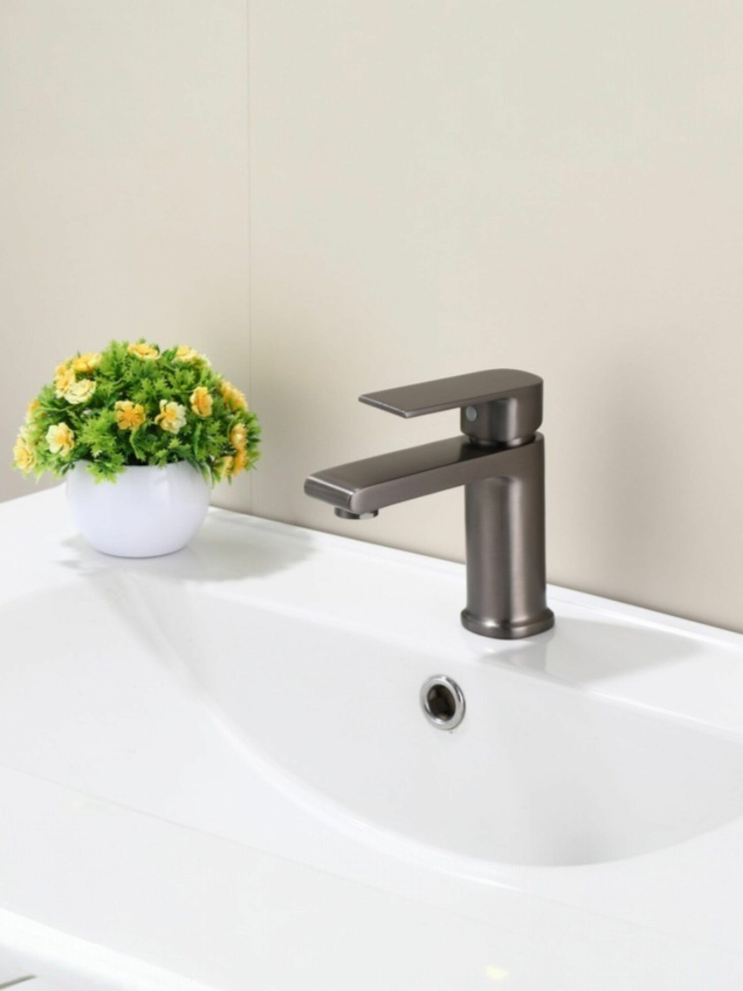 Смеситель для раковины H10019-P Графит