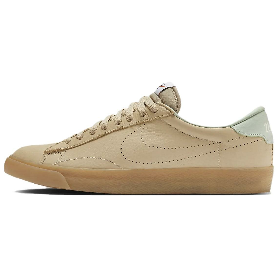 Кроссовки NIKE 370