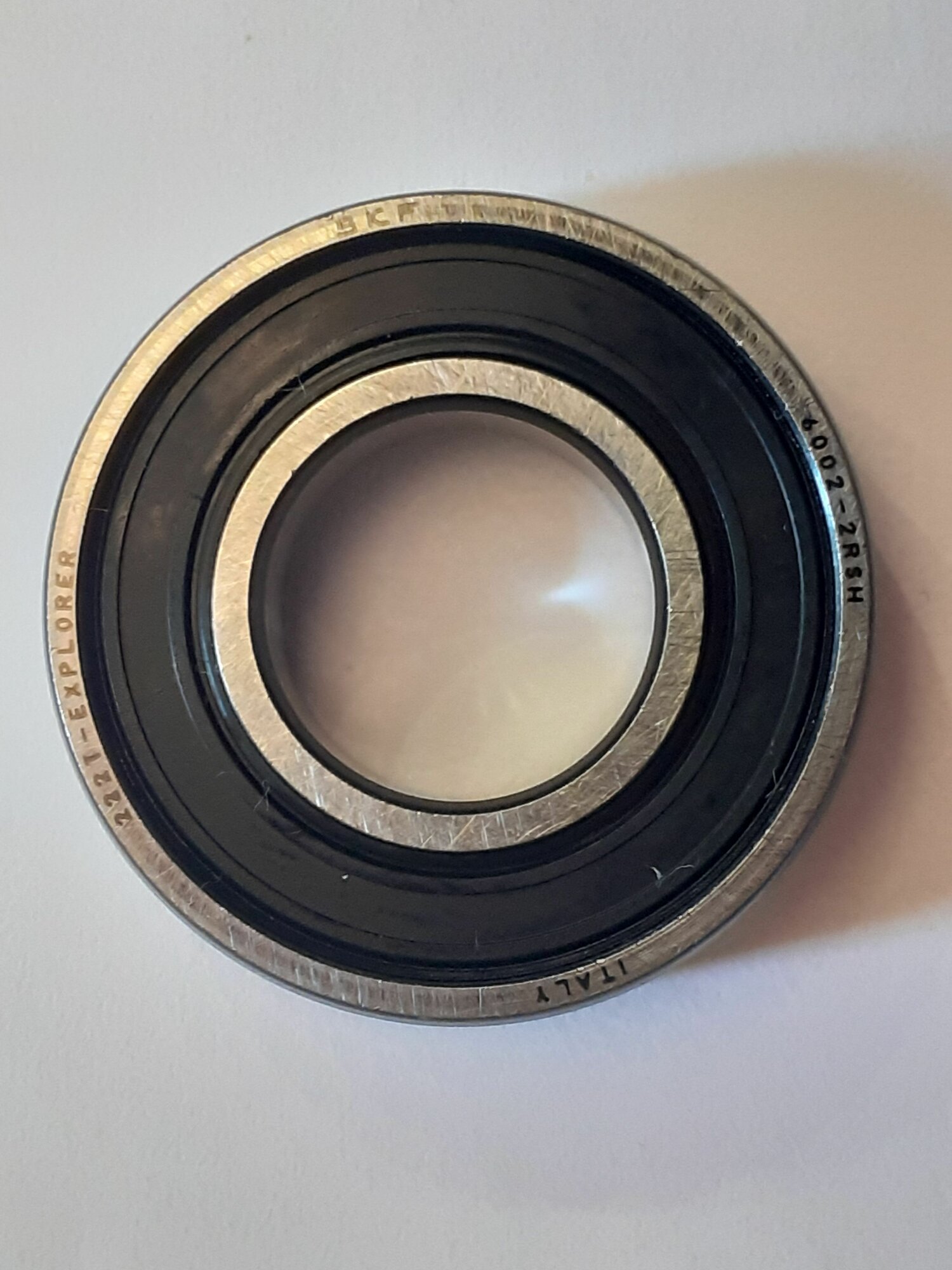Подшипник 6002-2RSH ( 32х15х9) SKF закрытый пластиком