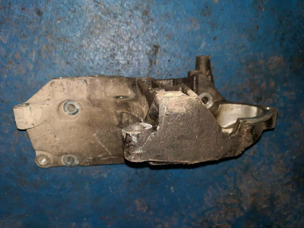 Кронштейн гидроусилителя Opel Corsa B 1996