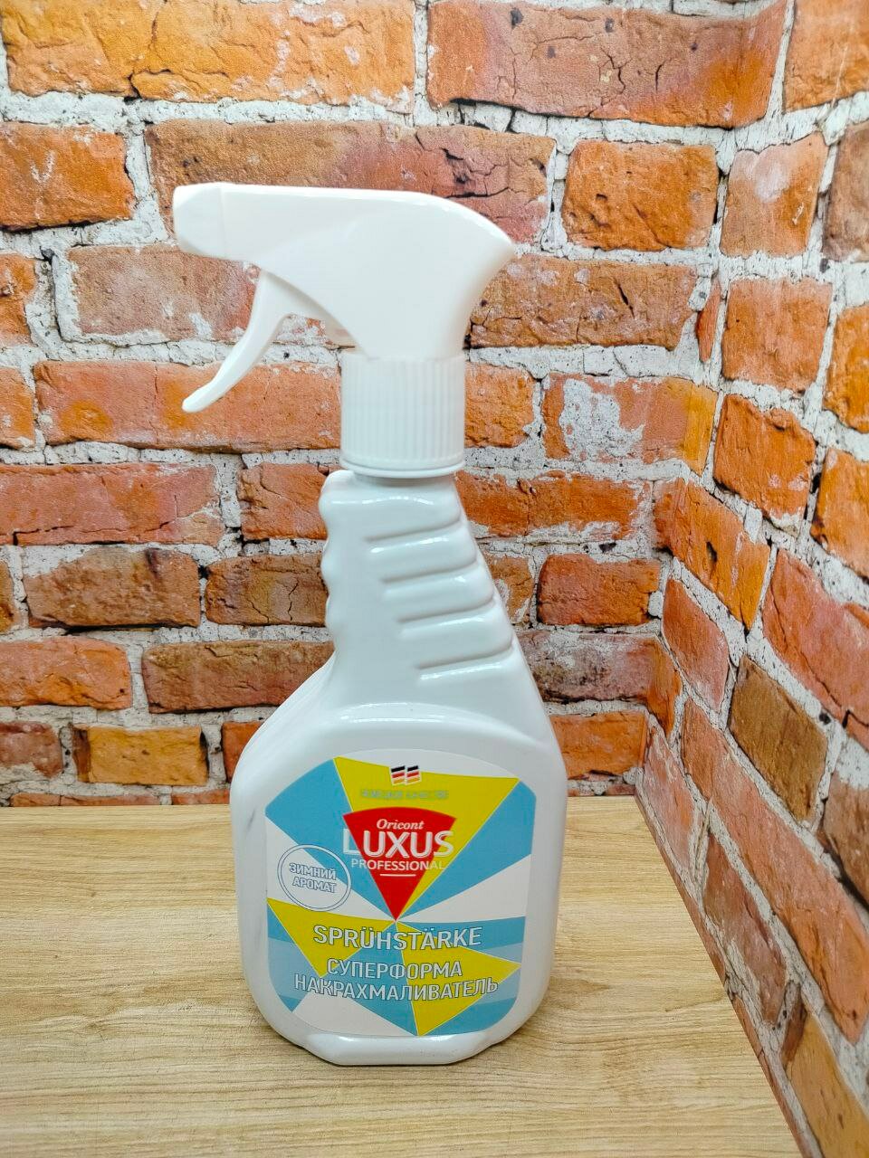Luxus Professional Суперформа Накрахмаливатель Зимний аромат 500 мл с распылителем