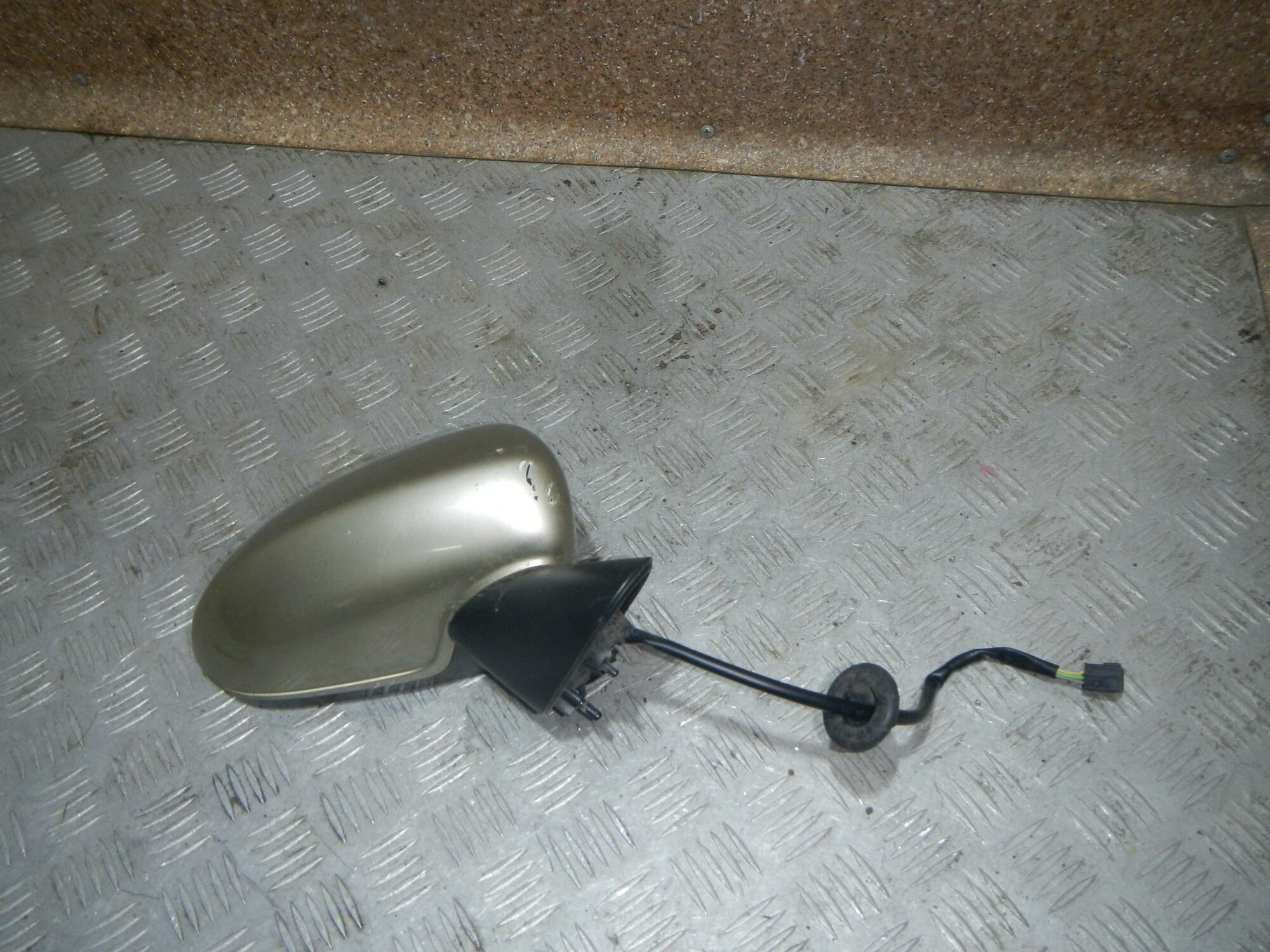 Б/У Зеркало правое электрическое, Opel (Опель)-CORSA D (06-) OPEL CORSA D (06-) 3 контакта. Царапины на крышке. 482034 GE...