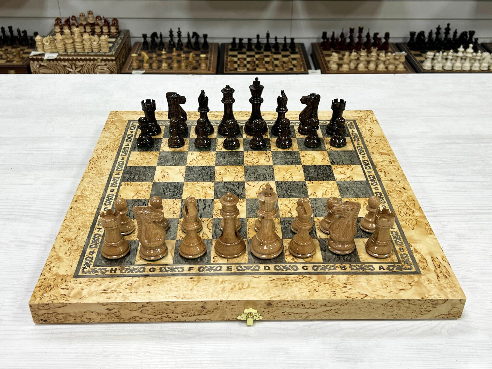 Шахматы эксклюзивные из карельской березы с фигурами Суприм