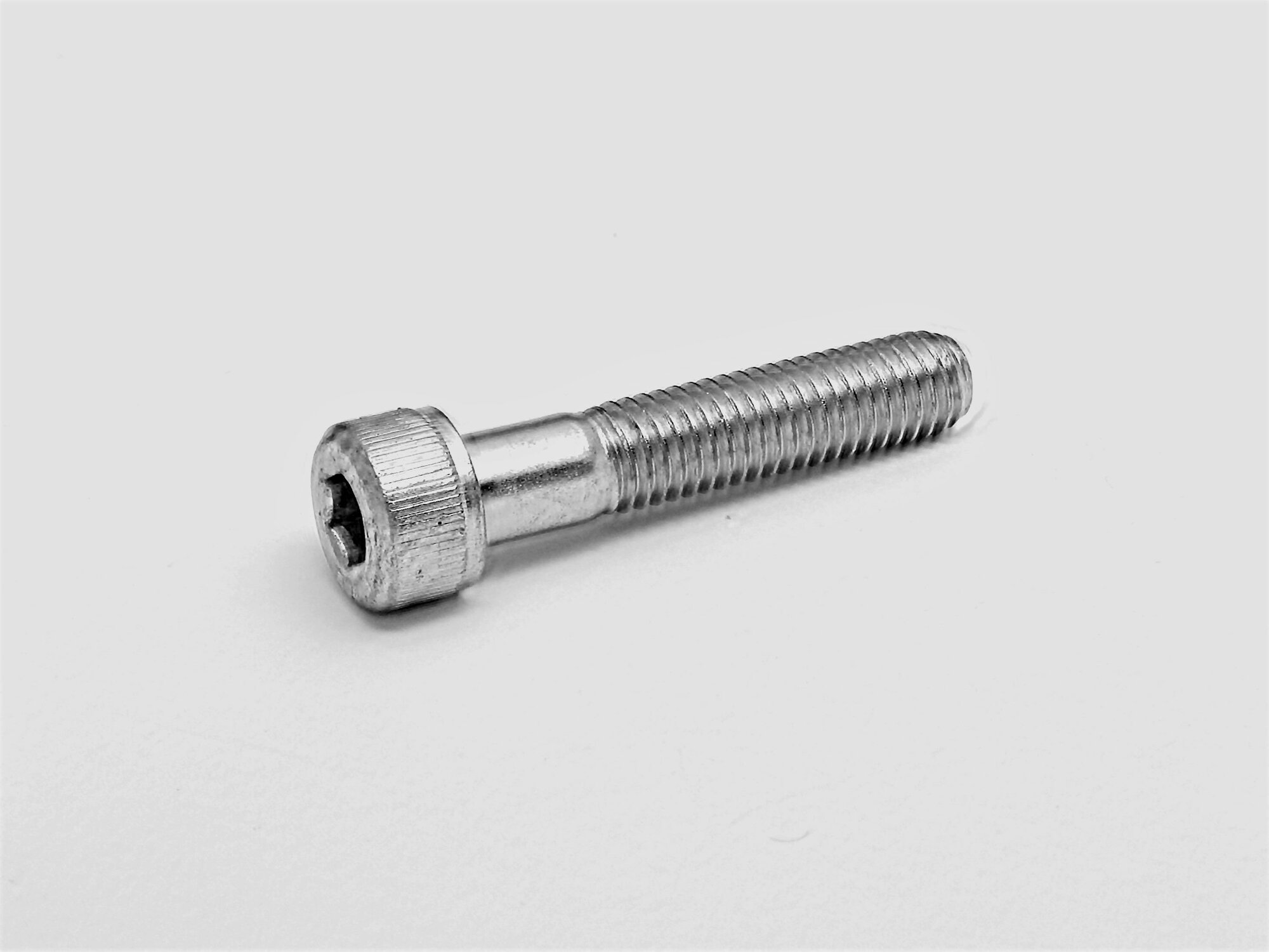 Винт цилиндр. с внутренним шест. М8 х40 DIN 912, M17 / 20 шт / соберизавод