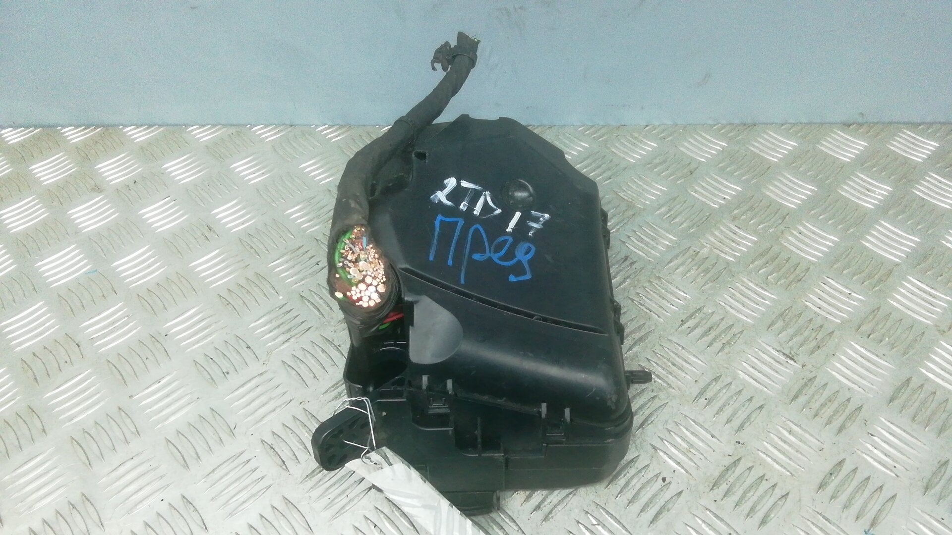 Блок предохранителей VOLKSWAGEN GOLF 5