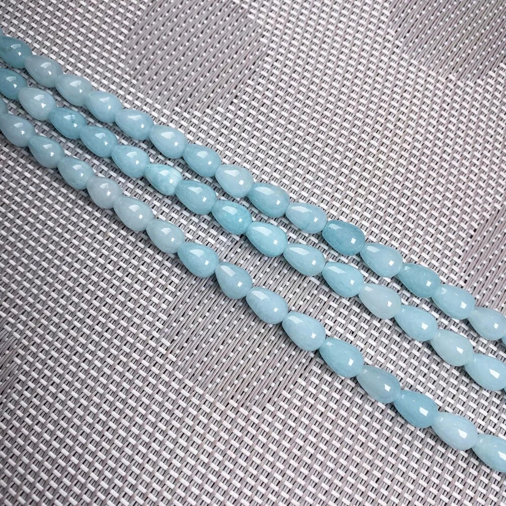 Бусины из натурального камня капля 44 штуки Aquamarine