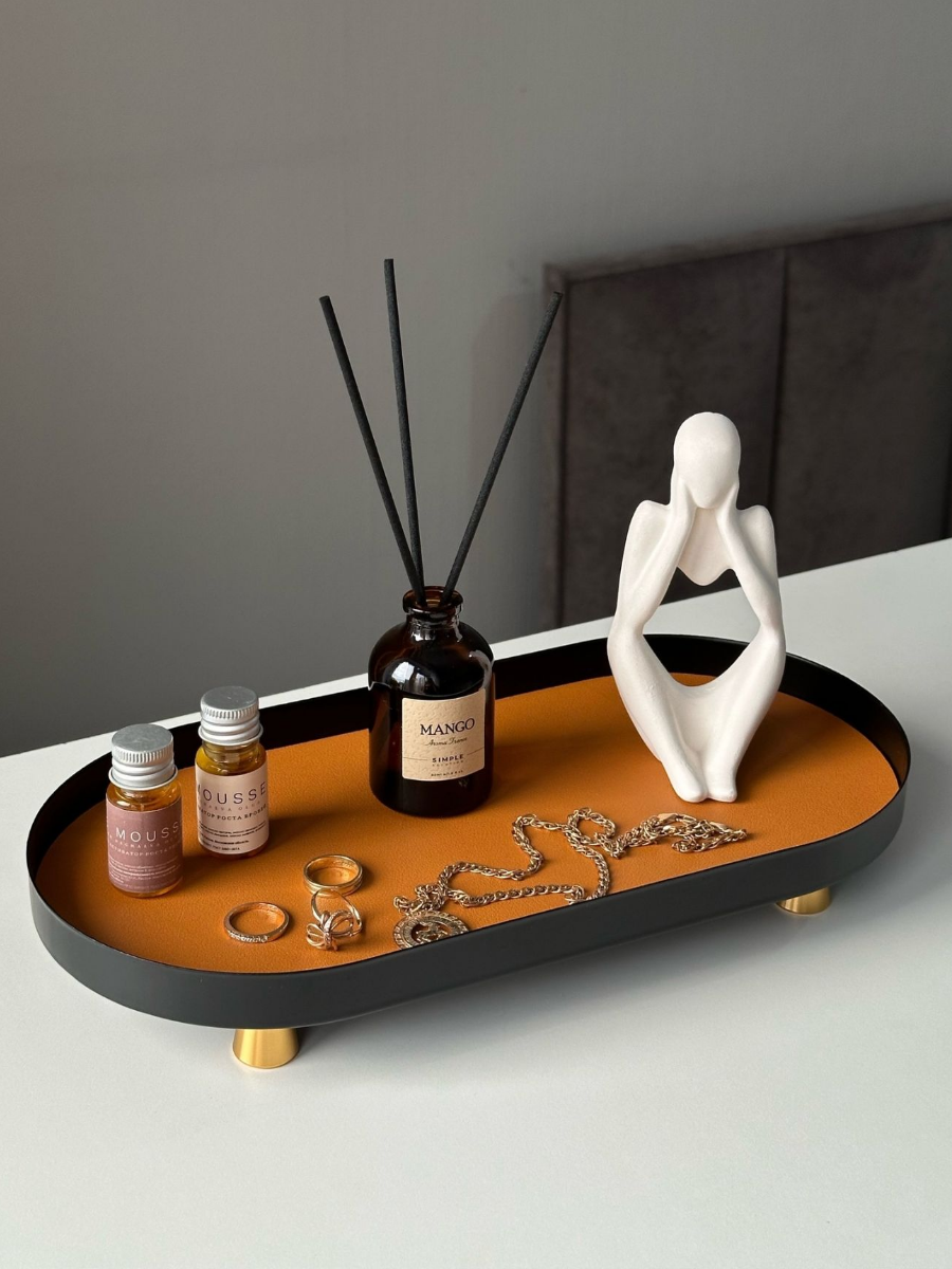 Подставка декоративная на ножках, для украшений, косметики, мелочей, из металла, коврики из экокожи