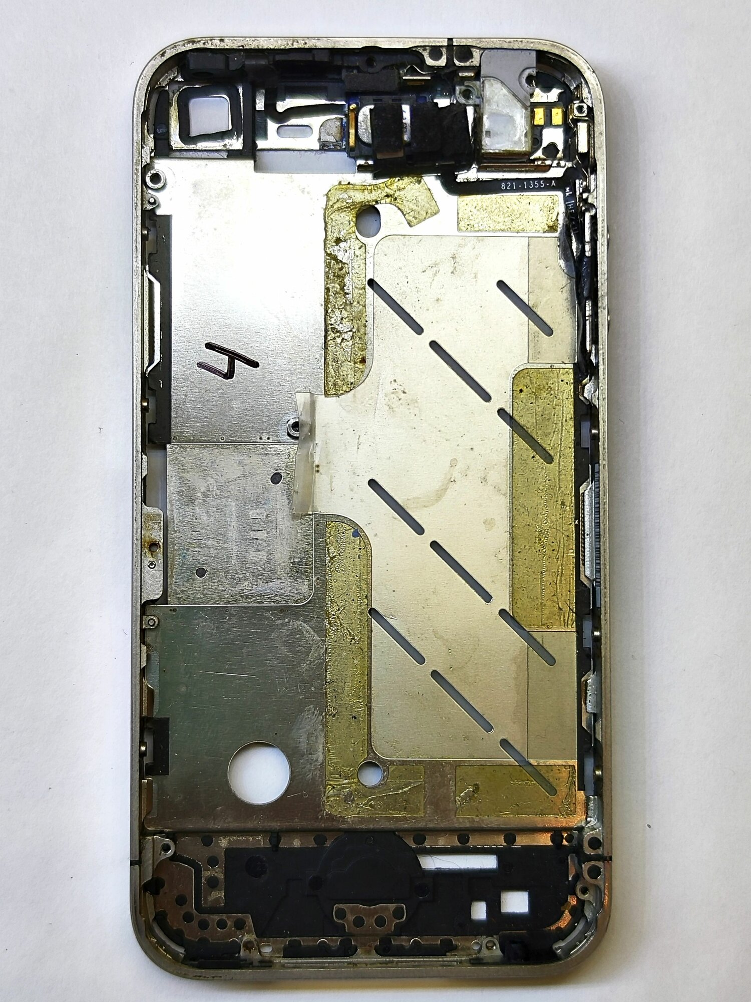 Корпус (средняя часть) для телефона iPhone 4 + шлейфы, динамик