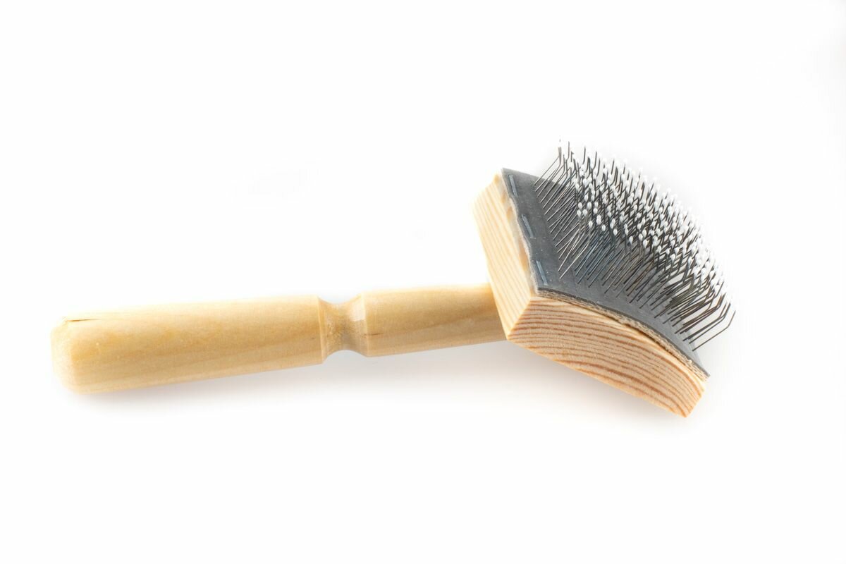 Вака Пуходерка для кошек и собак деревянная с каплей, 15х6.5х5 см