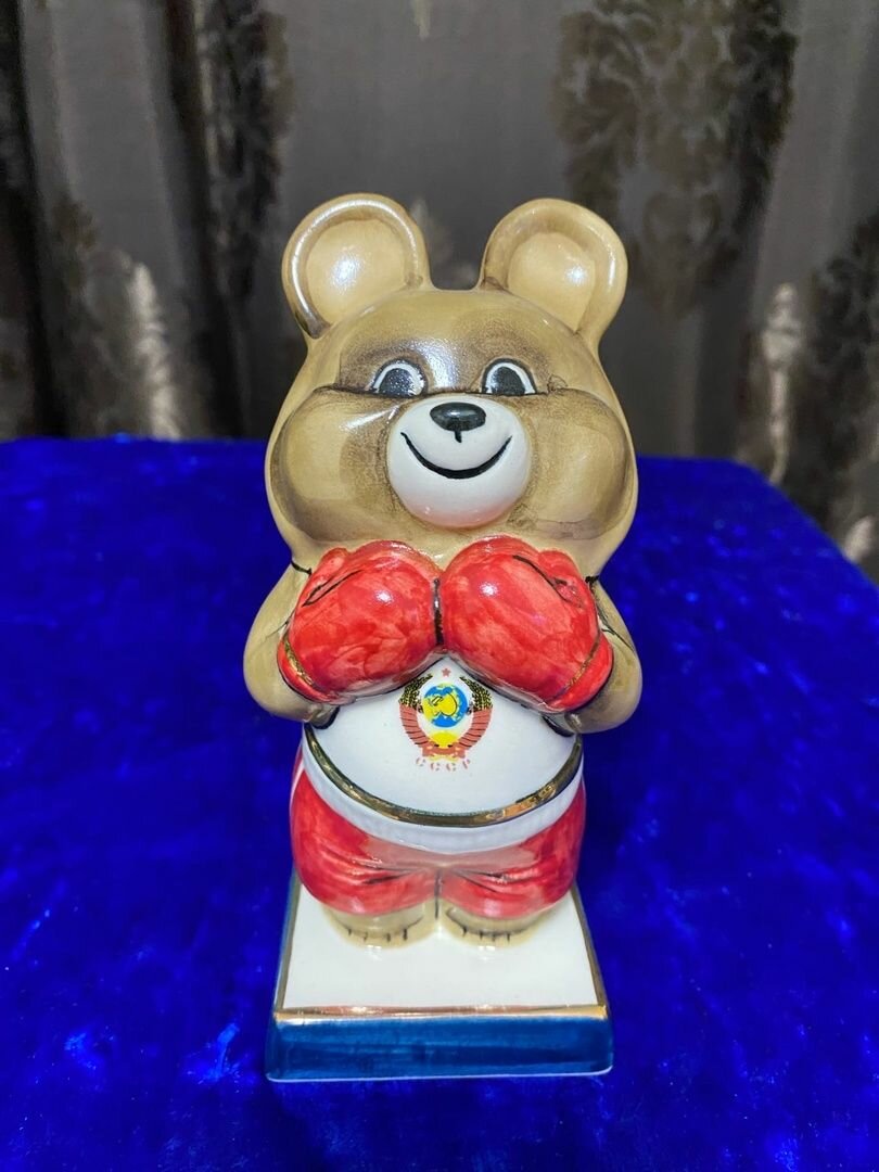 Статуэтка мишки боксера