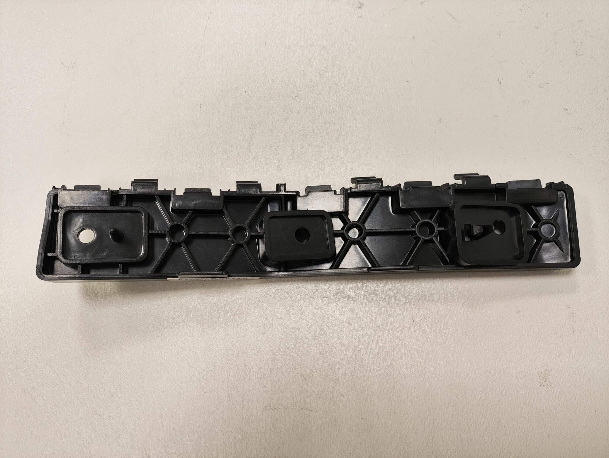 Кронштейн бампера заднего правый Changan CS35 PLUS [1.6 16V 5MT внедорожник] S111F2713031000