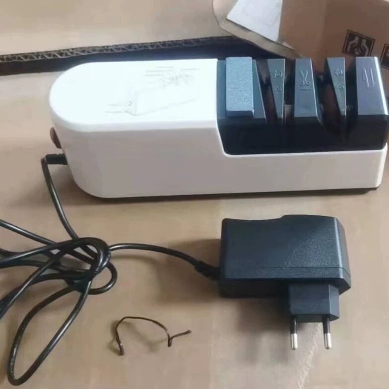 Новая портативная электрическая точилка для ножей Домашние ручные ножницы для точильных камней Все-в-одном Заточка кухни Быстрая заточка Заточка