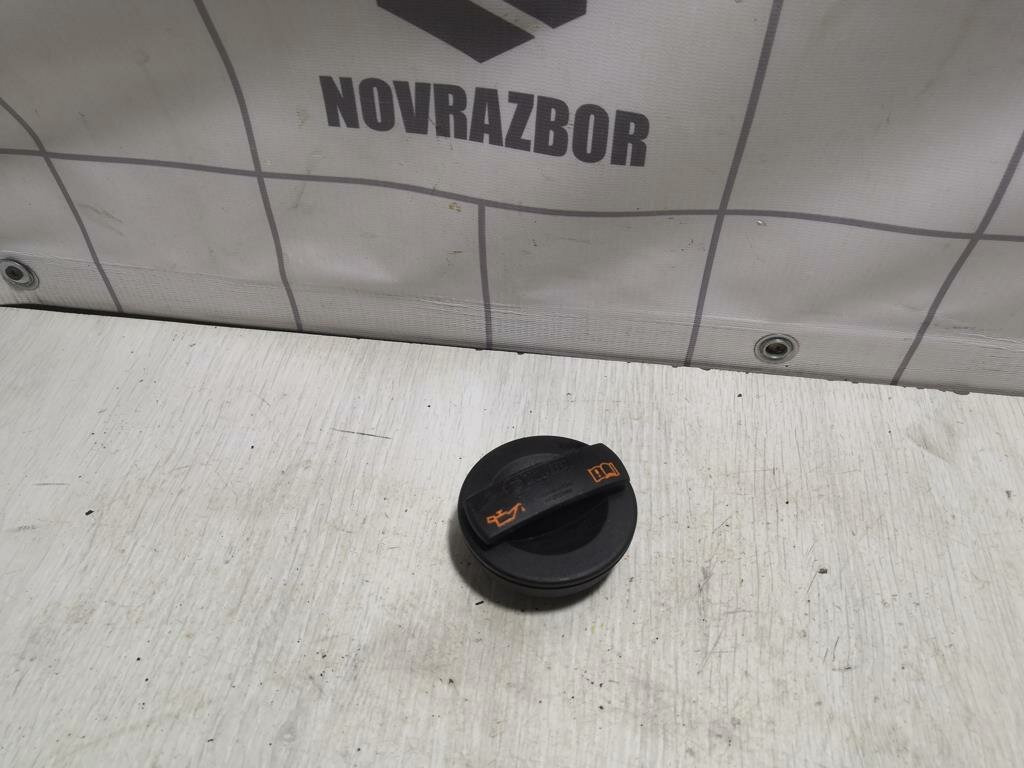 Крышка маслозаливной горловины Skoda Octavia A5 1Z 04-13