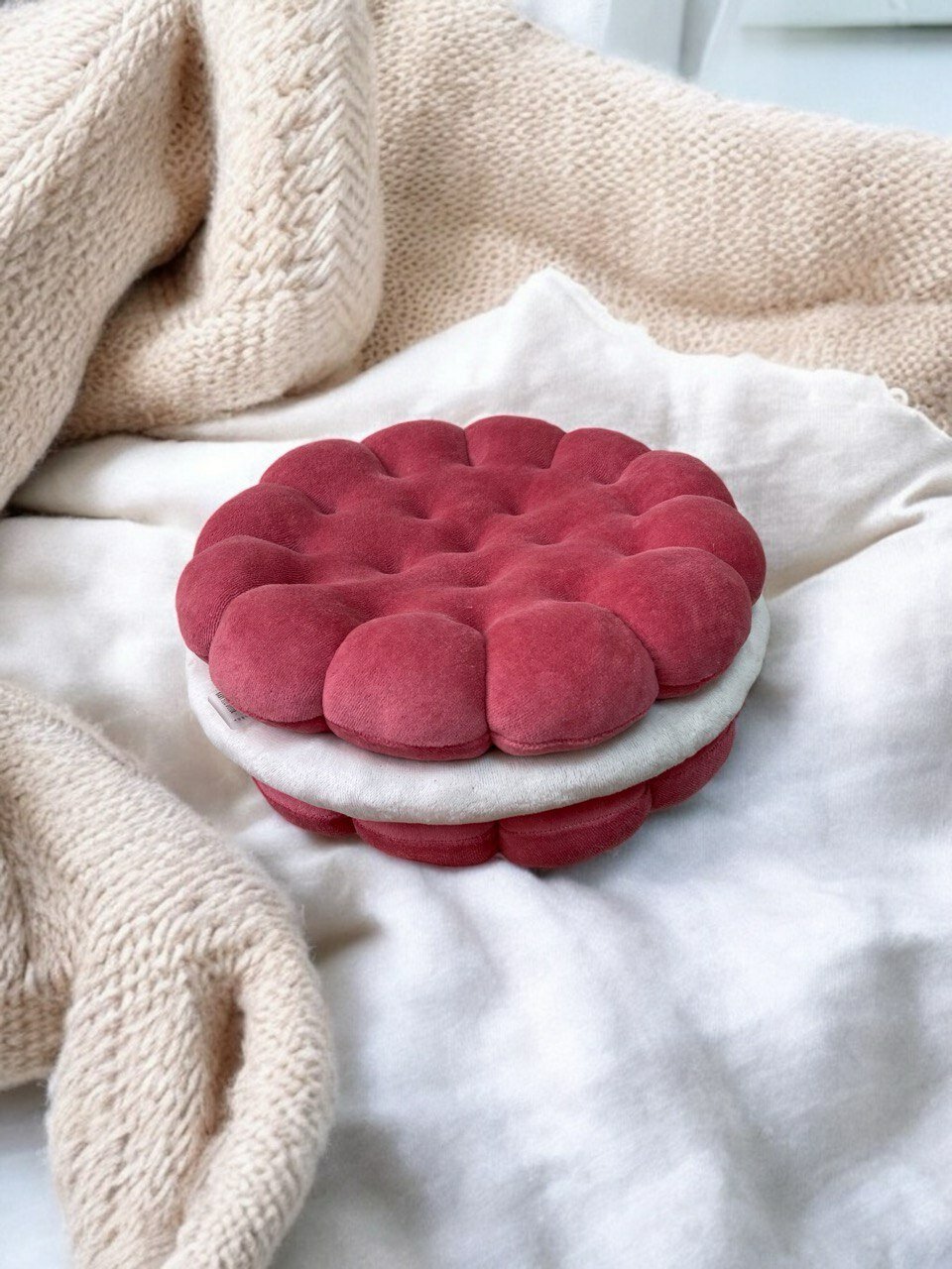 Декоративная подушка Baby.Eco.Decor `Печенье с кремом` Дизайнерская `Печенька` пудра