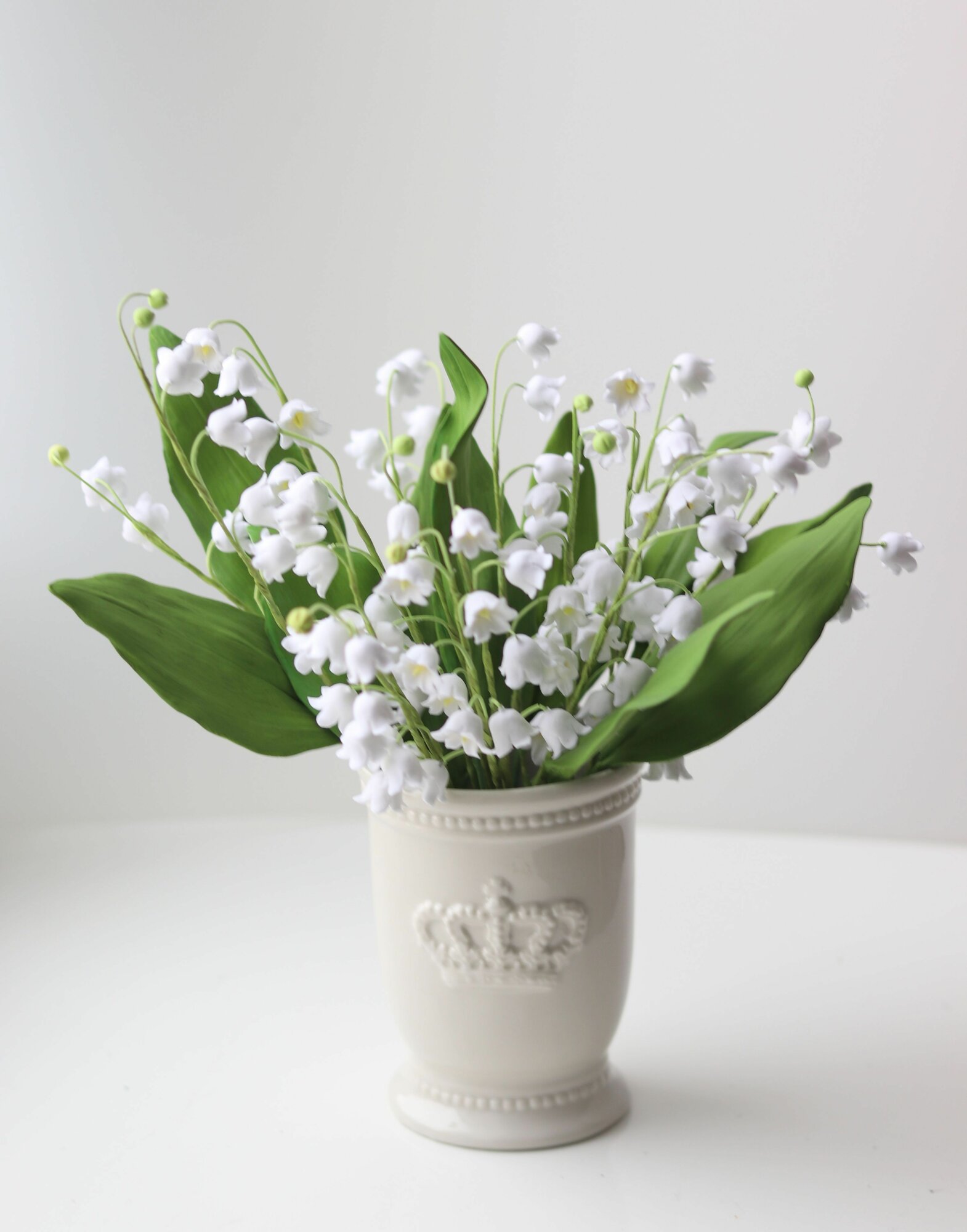 Интерьерная композиция "Ландыши в вазе"/21 штука.