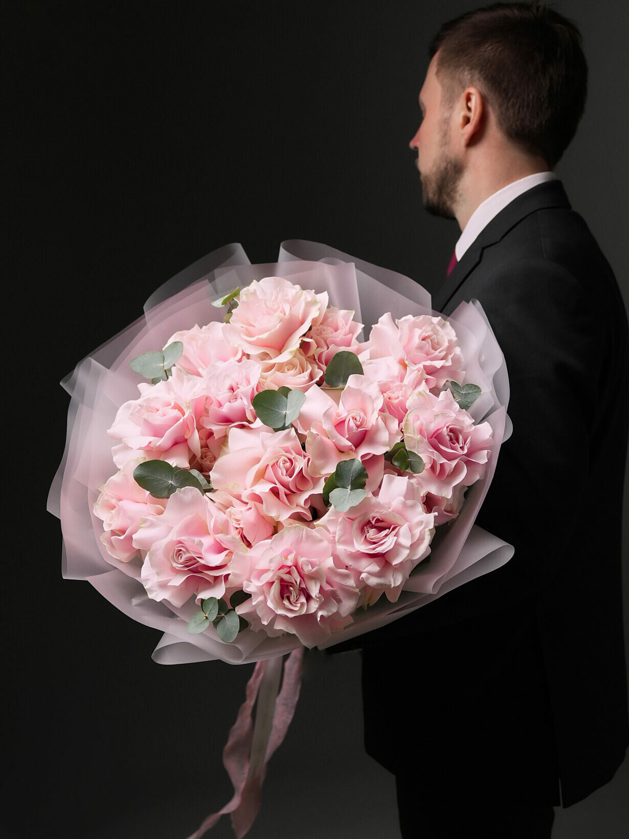 Монобукет AGENT FLOWERS "Pink Mondial", роза, эвкалипт, 19 цветов, 40см, оберточная бумага