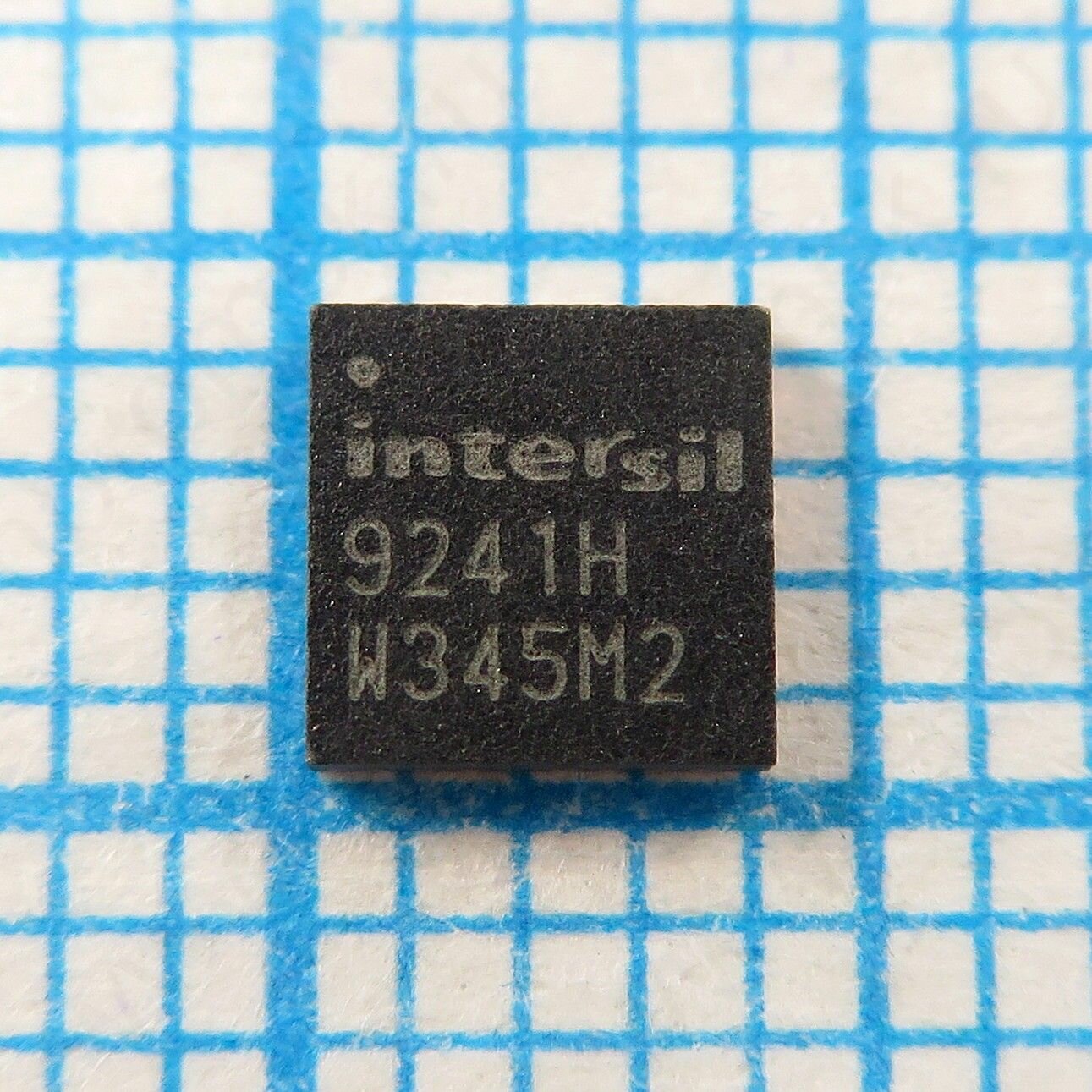 ISL9241H - контроллер заряда батареи, который часто используется в ноутбуках Asus.