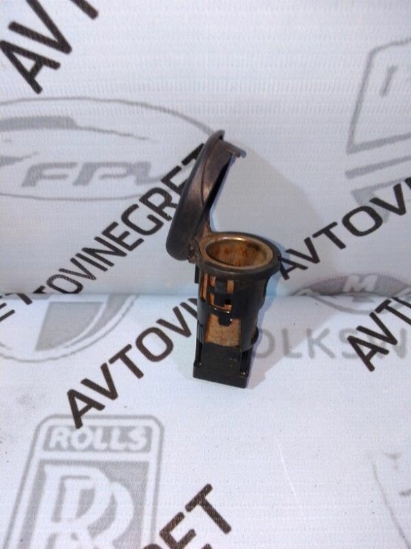 Прикуриватель Лада Веста Б/У с пробегом