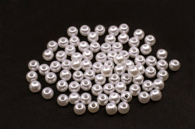 Бусины акриловые круглые 4мм, отверстие 1мм, цвет белый, имитация жемчуга, 527-027, 10г (около 250шт)