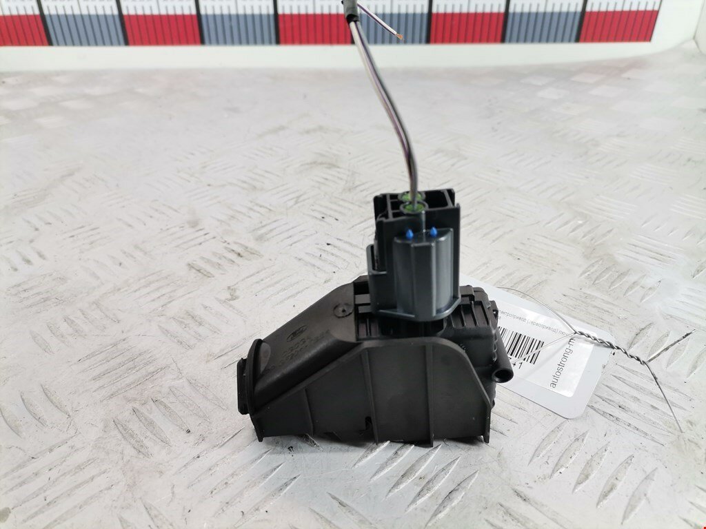 Сервопривод (электропривод моторчик привода) лючка бензобака Ford Mondeo 4 арт. 1657741