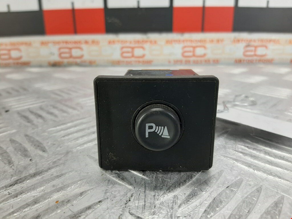 Кнопка парктроника Cadillac Escalade 2 (GMT800) 15830573 арт. 756485