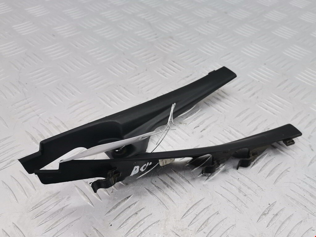 Накладка (молдинг) лобового стекла Renault Sandero 2 668226391R арт. 1564356