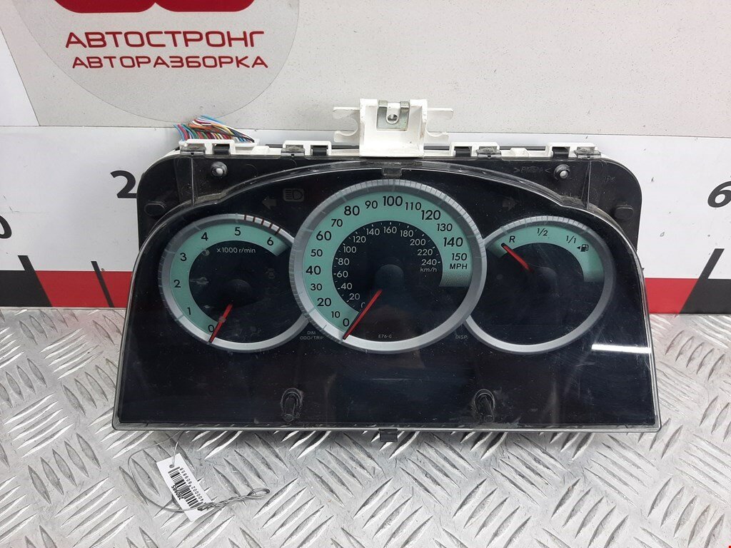 Панель приборная (щиток приборов) Toyota Corolla Verso 2 838000F081 арт. 280985