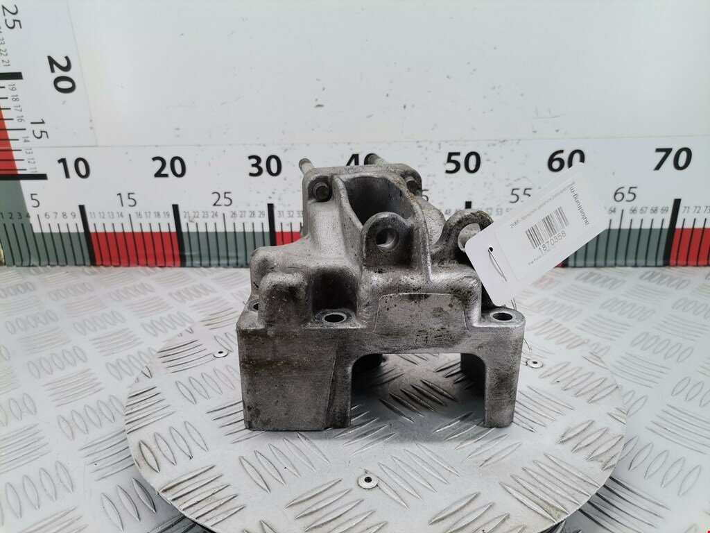 Кронштейн (крепление лапа) двигателя Fiat Punto 2 (188) арт. 1870358