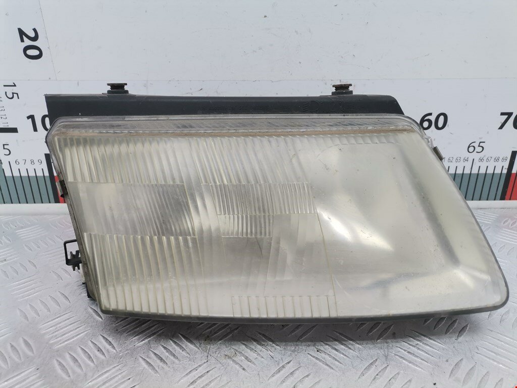 Фара правая Volkswagen Passat 5 3B0941018R арт. 2065493