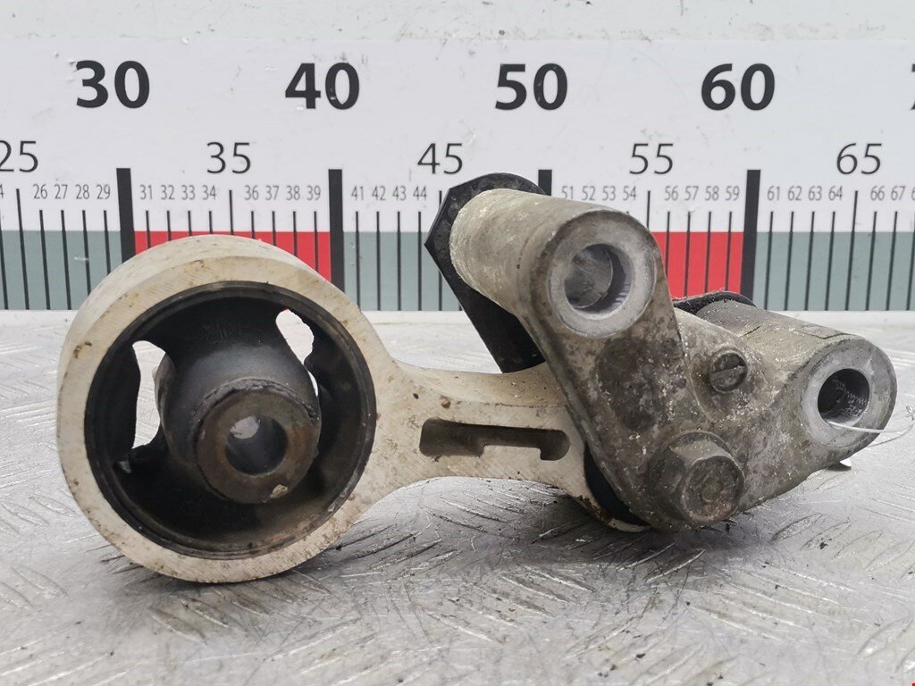 Подушка (опора) крепления КПП Mazda 6 GG арт. 2105815