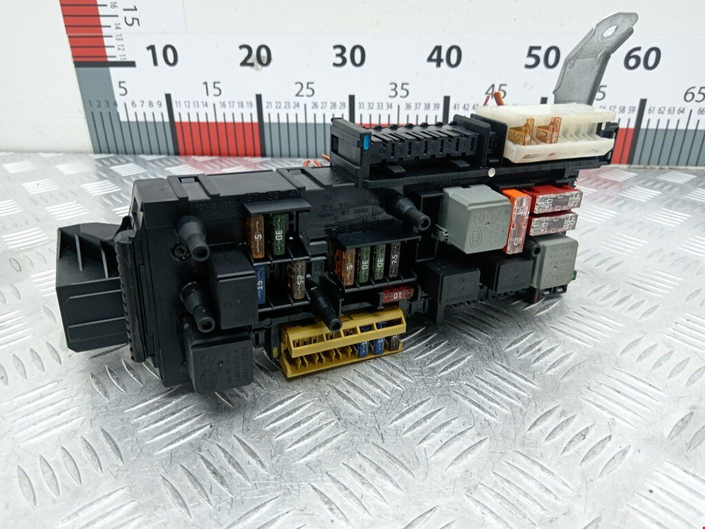 Блок предохранителей Mercedes C-Class (W204) A2129008207 арт. 1794848