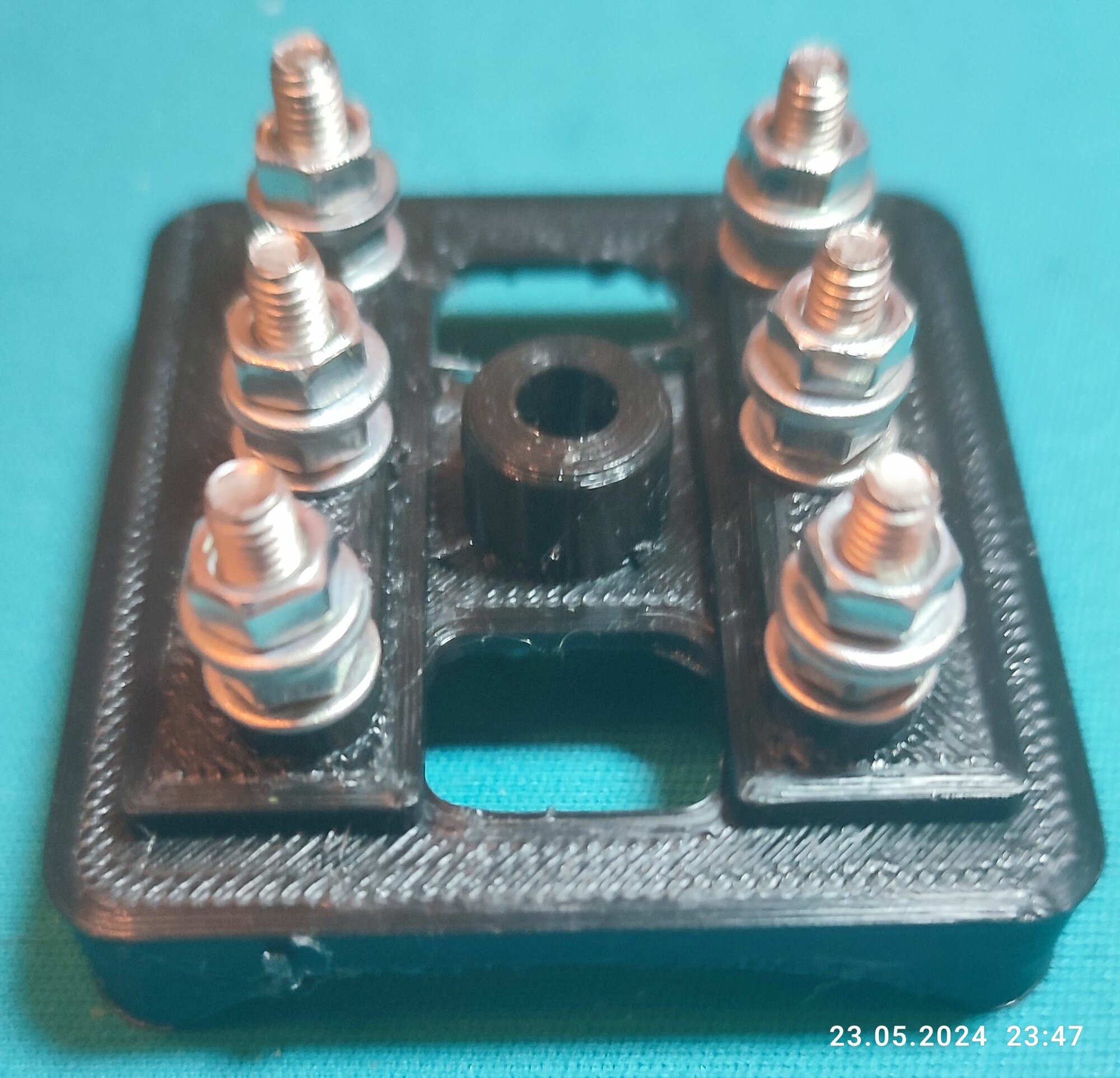 Колодка клеммная для электродвигателя, 55мм. х 55мм. с крышкой