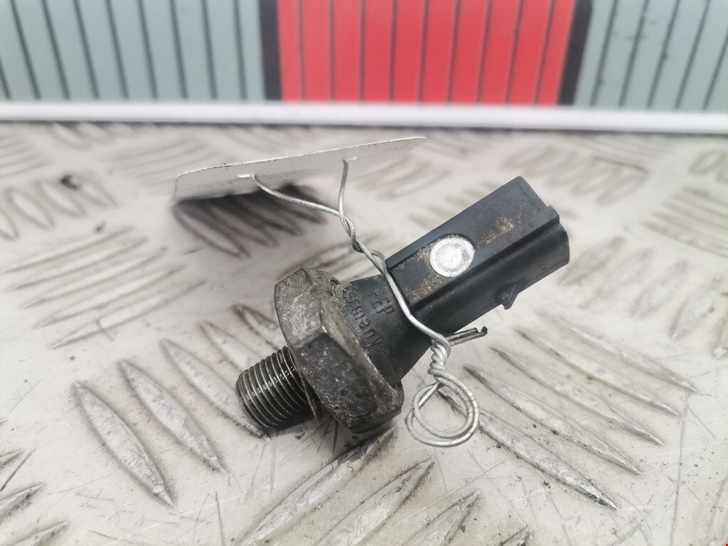 Датчик давления масла Skoda Octavia 1U 06A919081A арт. 2159905