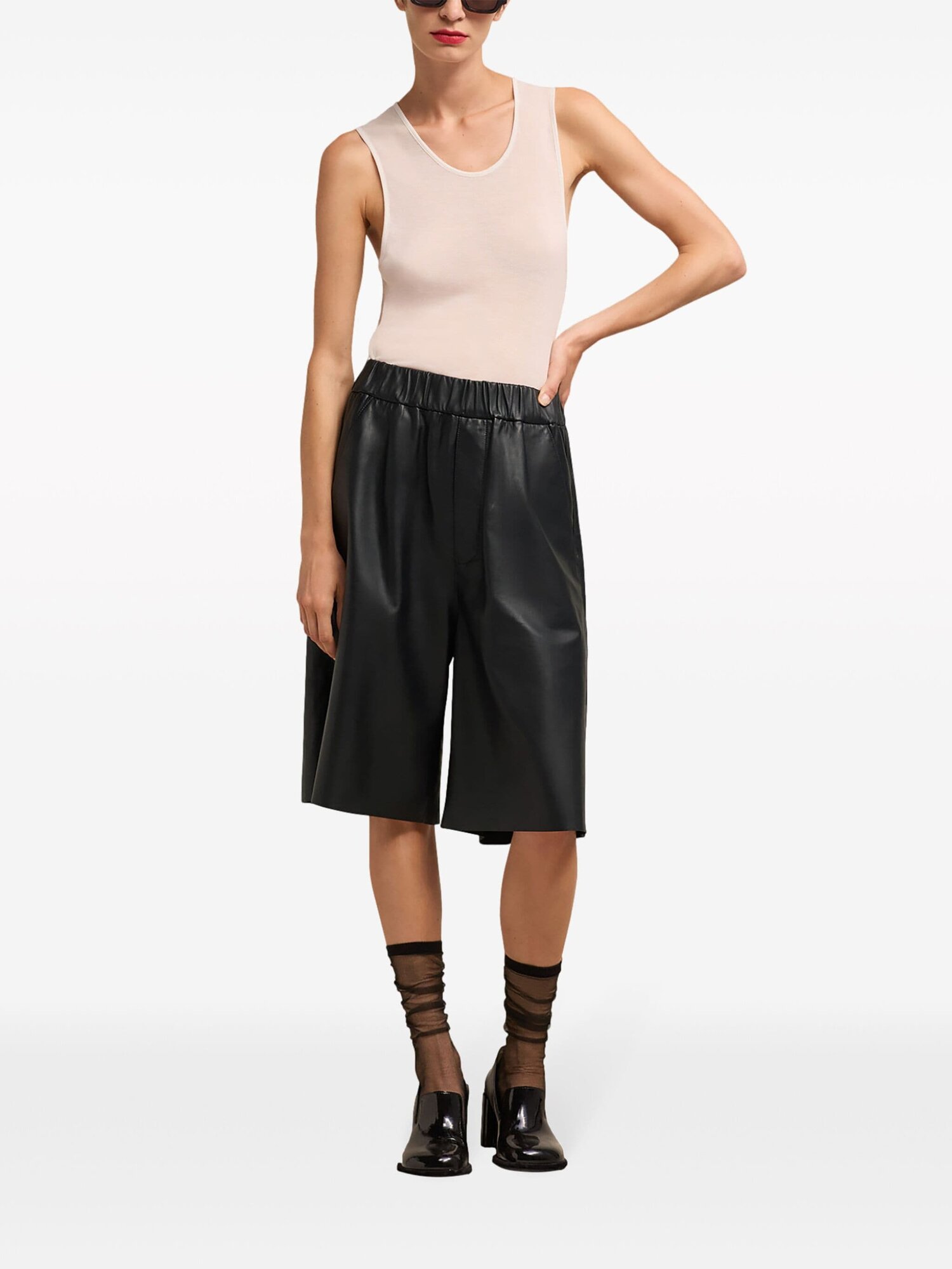 Шорты Knee-length leather shorts