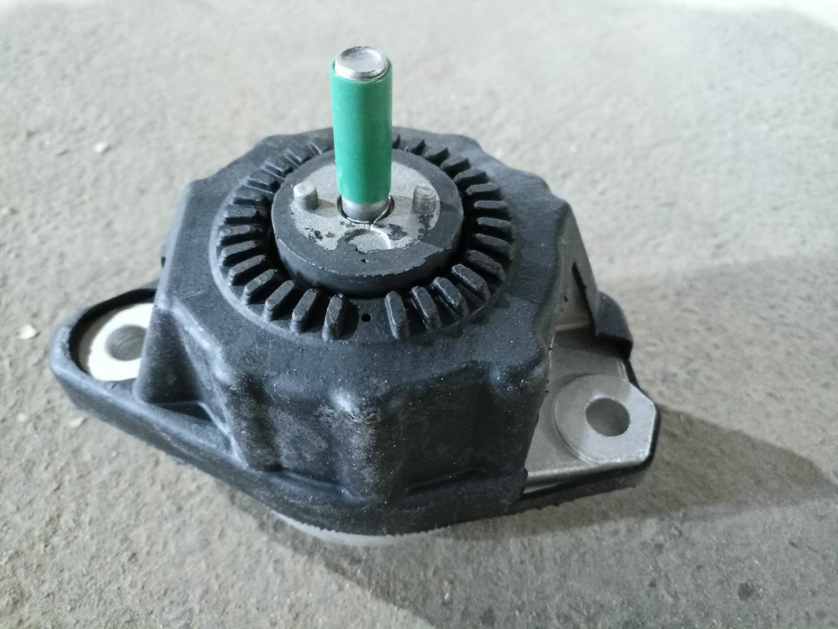 Опора двигателя левая Haval H9 (2015-2017) [2.0 16V 8AT внедорожник 4X4 Turbo дизель] 1001100XKV73A