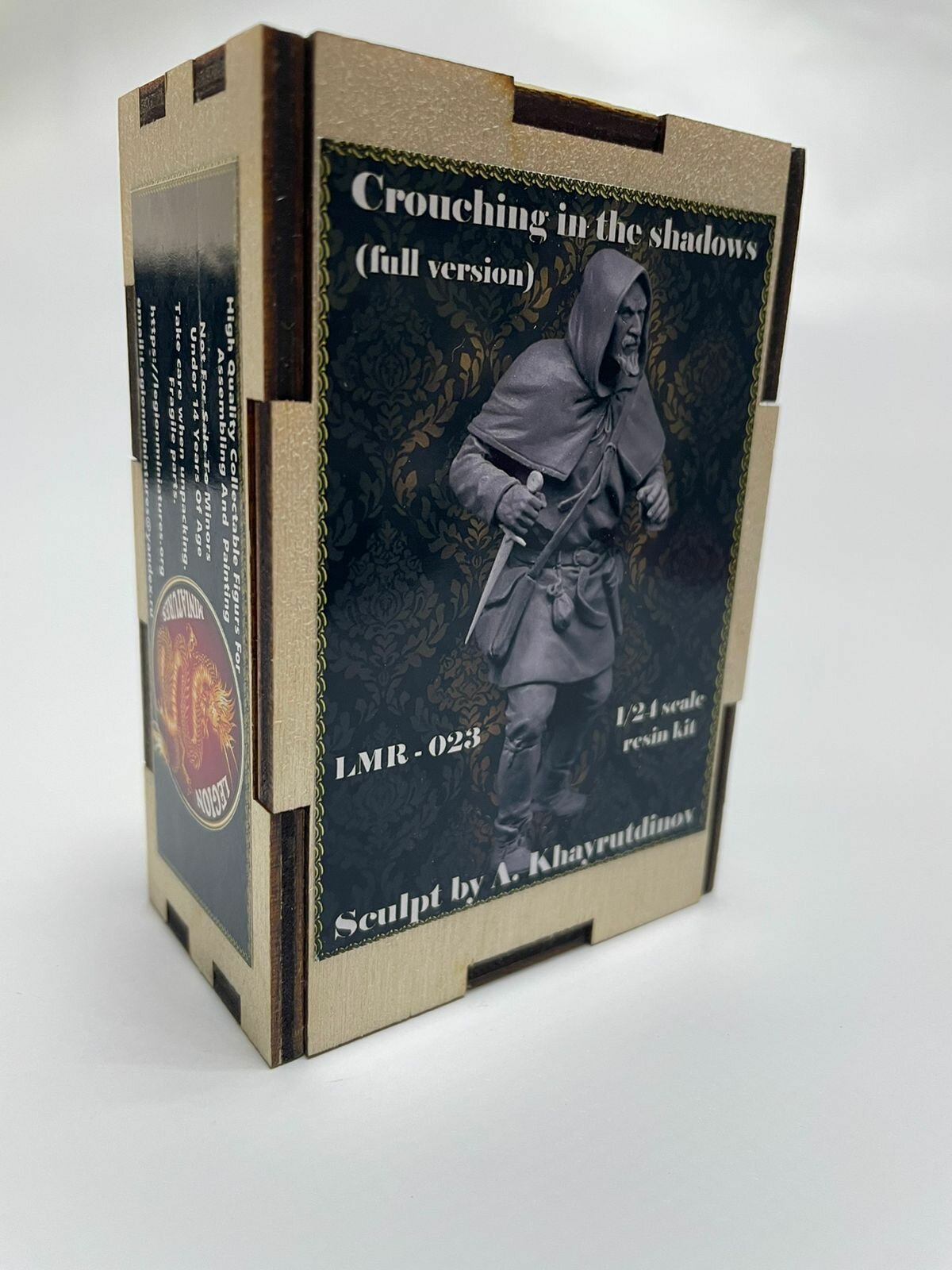 LMR -023 Приседая в тени (полная версия). Фигурка для моделирования. Legion Miniatures масштаб 1/24