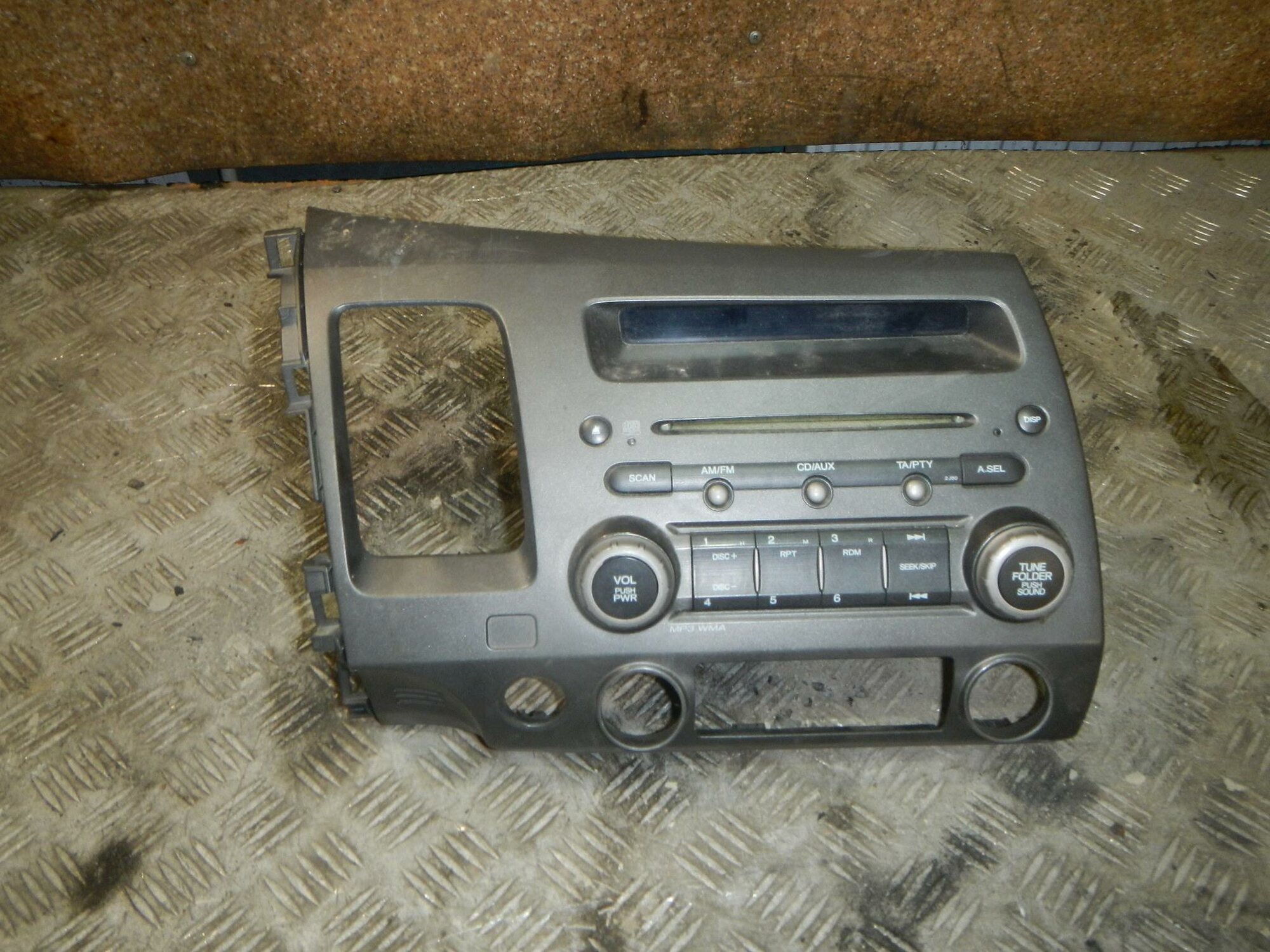 Б/У Магнитола, Honda (Хонда)-CIVIC 4D (06-12) HONDA CIVIC 4D (06-12) С накладкой(царапины) Без видимых повреждений. 50179...