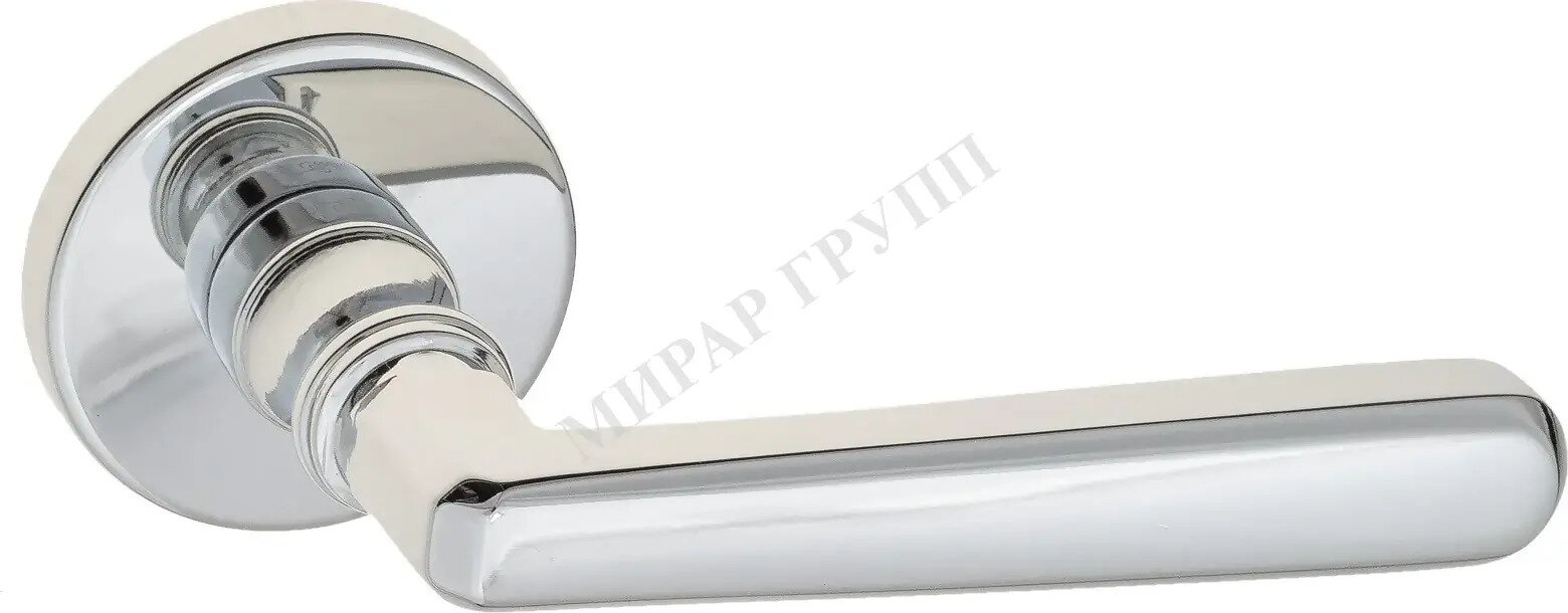 Дверная ручка Fratelli "ESSA" 7.7 на круглой розетке полированный хром