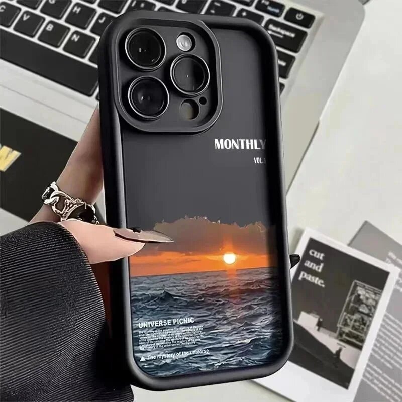 Черный чехол для iPhone 15 Pro Max с закатом и волнами