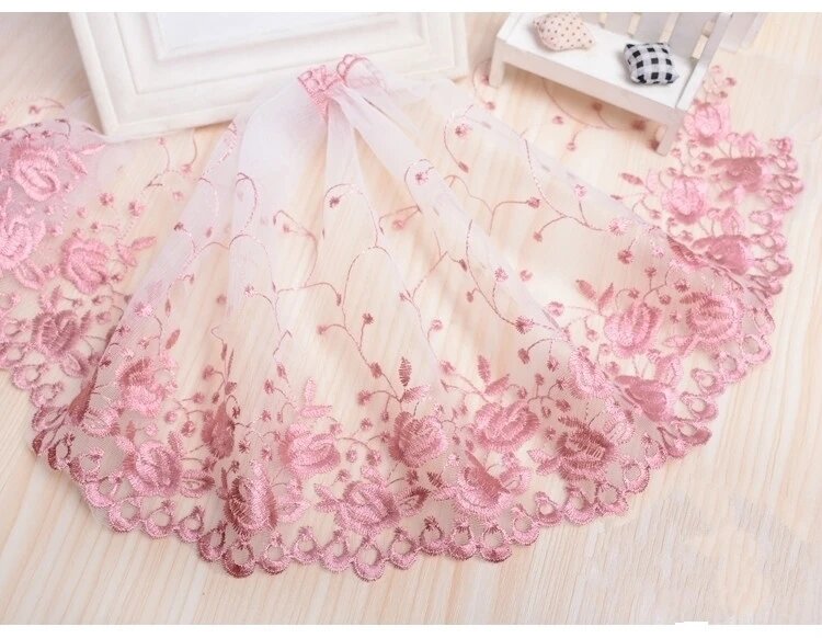 Органза с розовой вышивкой, pink