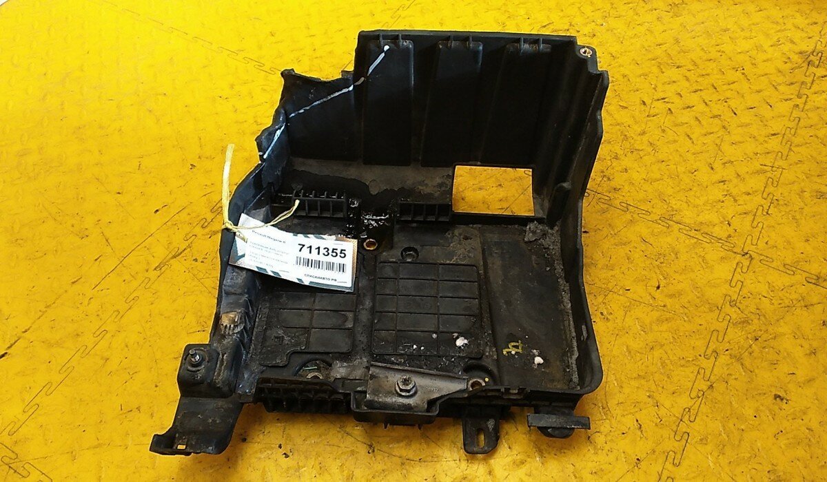 Крепление АКБ (корпус, крышка, подставка) Megane II Renault 8200467409