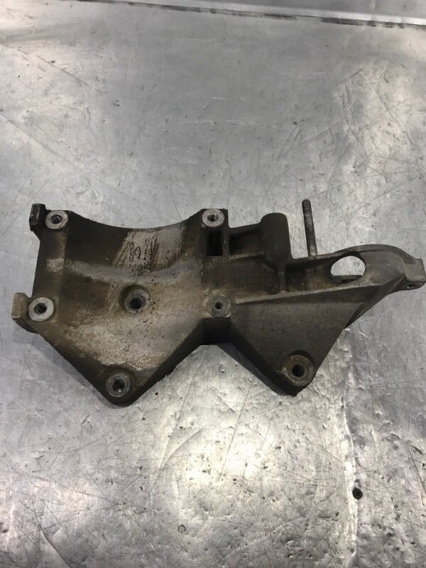 Кронштейн компрессора кондиционера Chevrolet 96352822