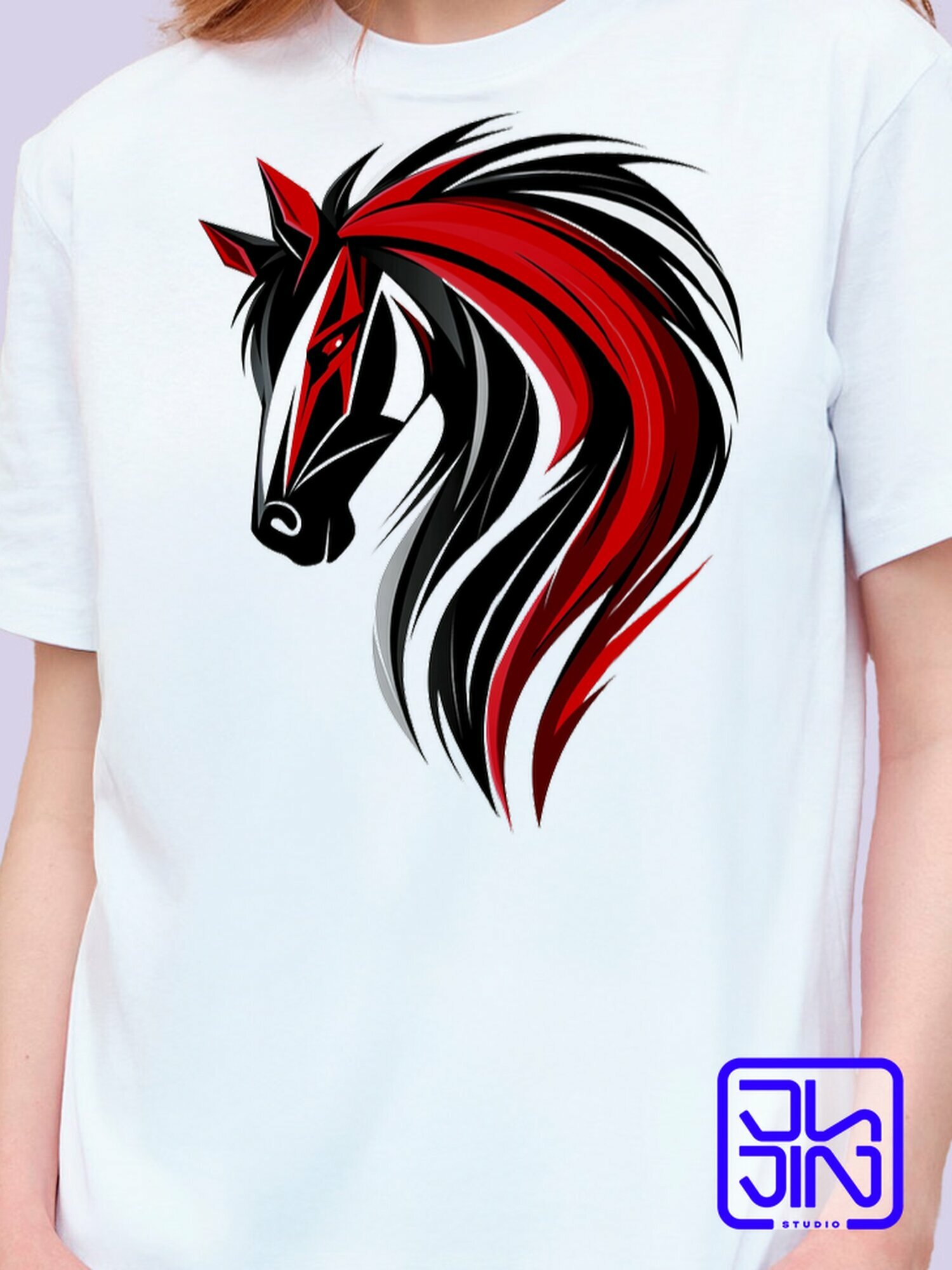 Футболка классическая женская с авторским принтом Абстрактная черно-красная лошадь в стиле граффити, черно-белый экстрим, белый хлопковый трикотаж с прикольным рисунком на груди