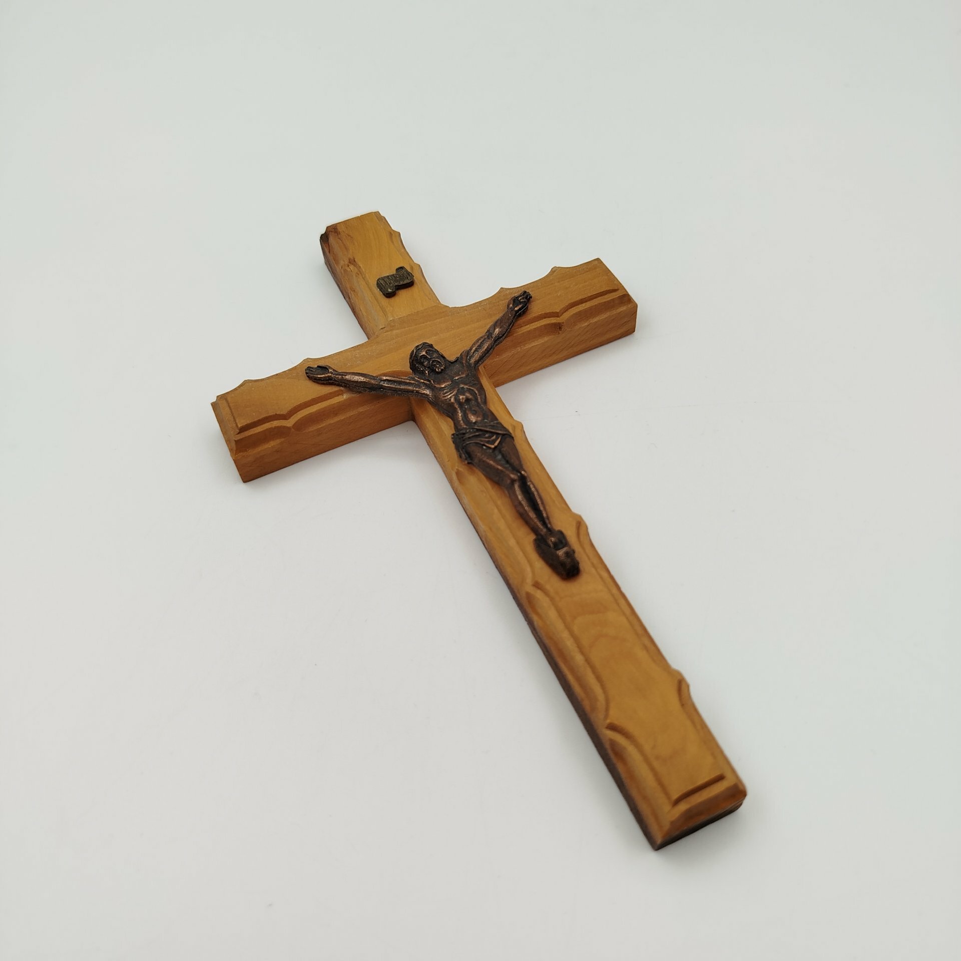 Крест настенный, католический "Распятие Христово", дерево, латунь