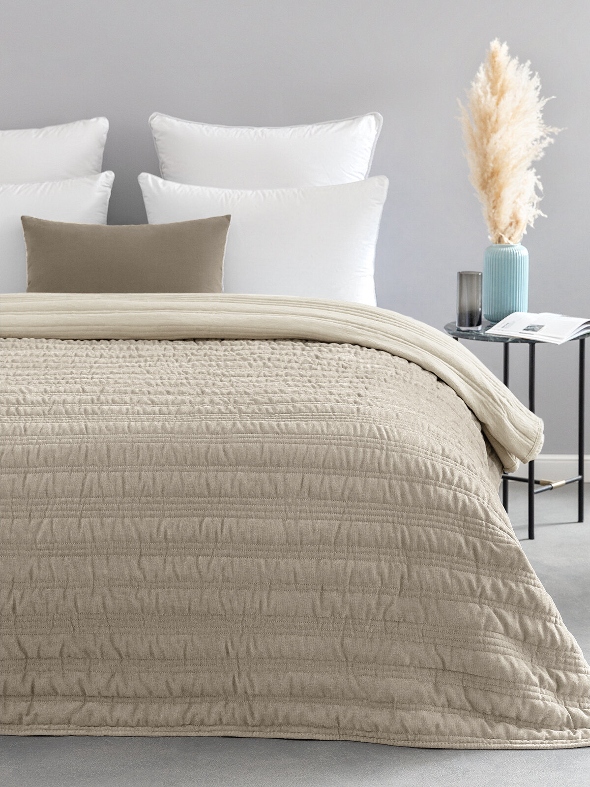 PRIME PRIVE Покрывало на диван, на кровать 220х240 "Мис" стеганое, шенилловый бархат, бежевый