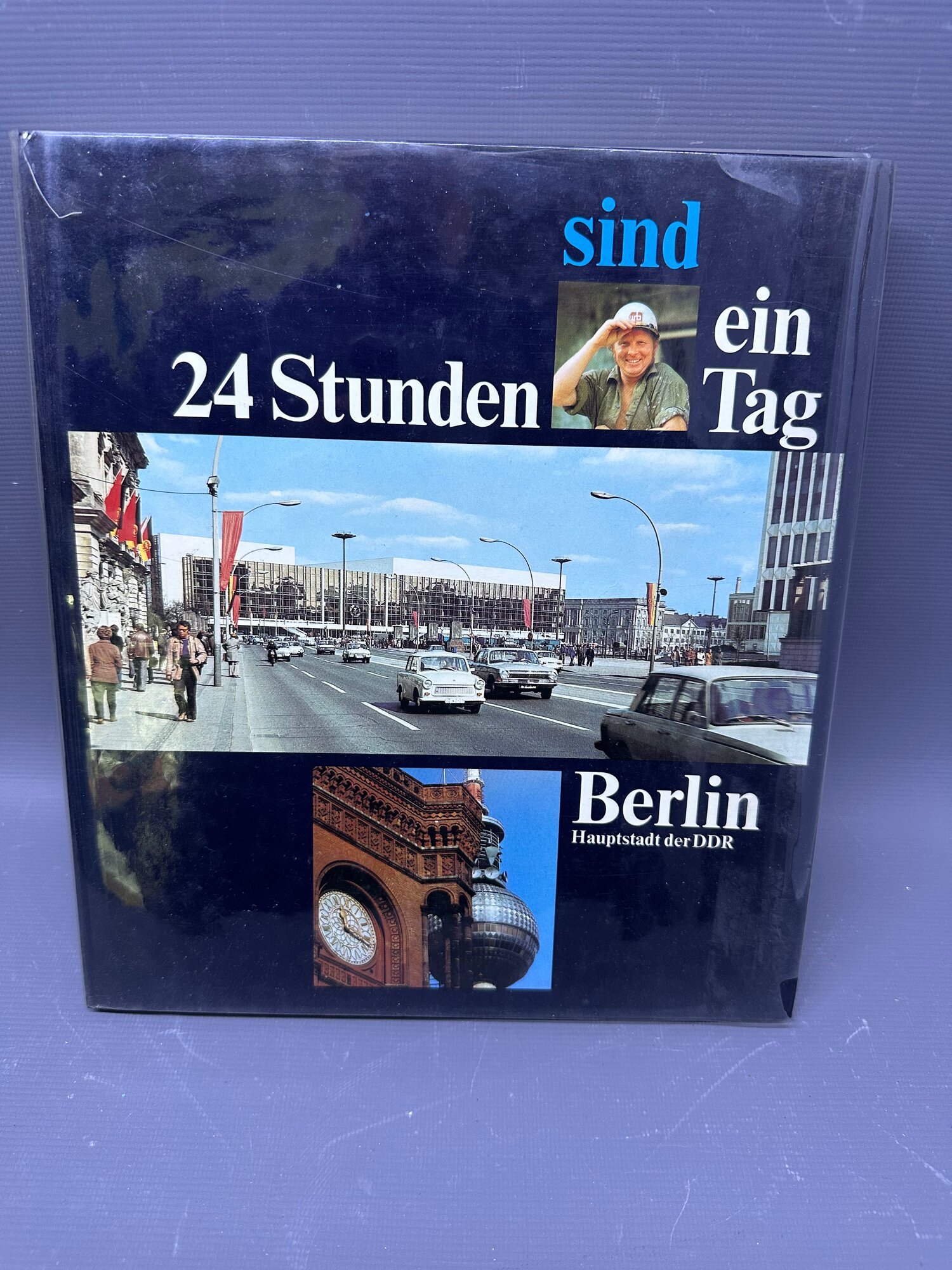 Книга "24 Stunden Tag Berlin", уценка, твердый переплет, 168 стр