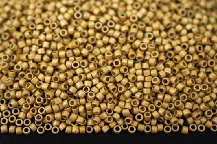Бисер японский TOHO Treasure цилиндрический 11/0 #PF0557F звездный свет, матовый Permanent Finish гальванизированный, 5 грамм